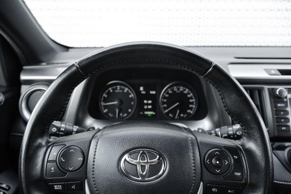 Black Toyota RAV4 2016 in Marupe, with an engine capacity of 2.00 L and mileage of 138 thousand km for 17800 €, photo 10 on AUTOMOTO.COM.LV