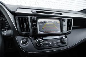 Black Toyota RAV4 2016 in Marupe, with an engine capacity of 2.00 L and mileage of 138 thousand km for 17800 €, photo 18 on AUTOMOTO.COM.LV