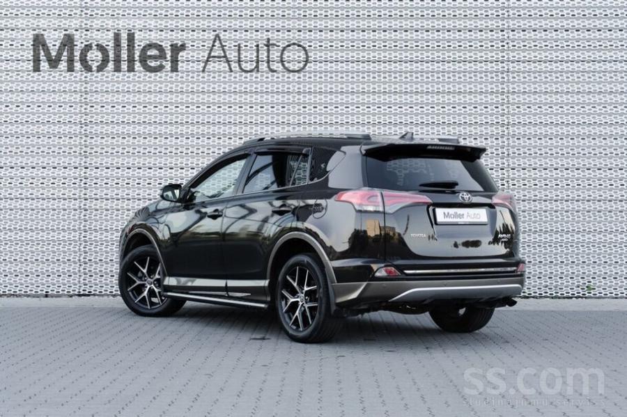 Melns Toyota RAV4 2016 Rīga, ar dzinēja tilpumu 2.00 L un nobraukumu 138 tūkst. km par 17800 €, foto 4 vietnē AUTOMOTO.COM.LV