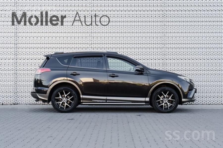 Melns Toyota RAV4 2016 Rīga, ar dzinēja tilpumu 2.00 L un nobraukumu 138 tūkst. km par 17800 €, foto 6 vietnē AUTOMOTO.COM.LV
