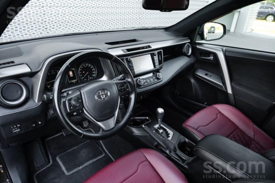 Melns Toyota RAV4 2016 Rīga, ar dzinēja tilpumu 2.00 L un nobraukumu 138 tūkst. km par 17800 €, foto 10 vietnē AUTOMOTO.COM.LV