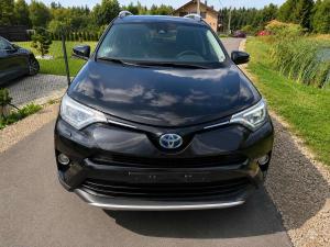 Black Toyota RAV4 2016 in Vilnius, with an engine capacity of 2.49 L and mileage of 176 thousand km for 16200 €, photo 4 on AUTOMOTO.COM.LV