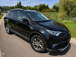 Black Toyota RAV4 2016 in Vilnius, with an engine capacity of 2.49 L and mileage of 176 thousand km for 16200 €, photo 5 on AUTOMOTO.COM.LV