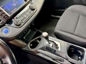 Black Toyota RAV4 2016 in Vilnius, with an engine capacity of 2.49 L and mileage of 176 thousand km for 16200 €, photo 17 on AUTOMOTO.COM.LV