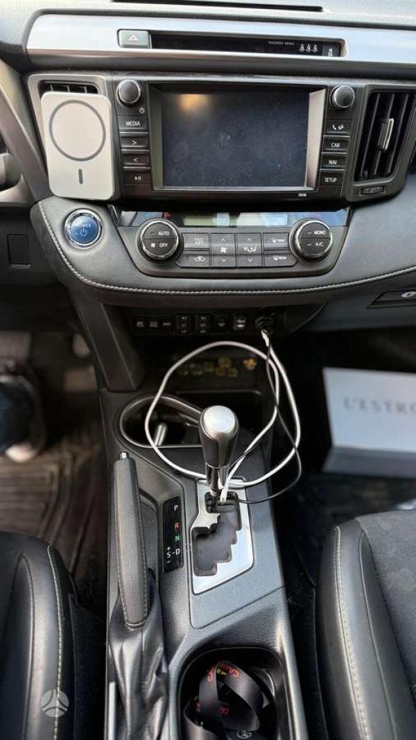 Melns Toyota RAV4 2016 Panevēža, ar dzinēja tilpumu 2.49 L un nobraukumu 160 tūkst. km par 17000 €, foto 10 vietnē AUTOMOTO.COM.LV