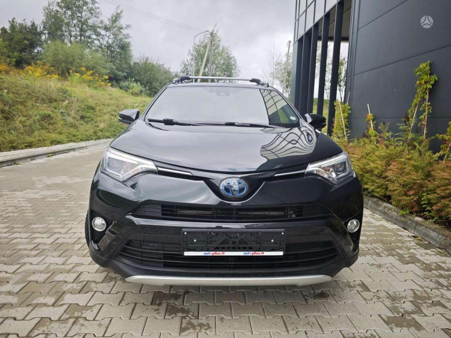 Melns Toyota RAV4 2016 Viļņa, ar dzinēja tilpumu 2.49 L un nobraukumu 187 tūkst. km par 16450 €, foto 1 vietnē AUTOMOTO.COM.LV