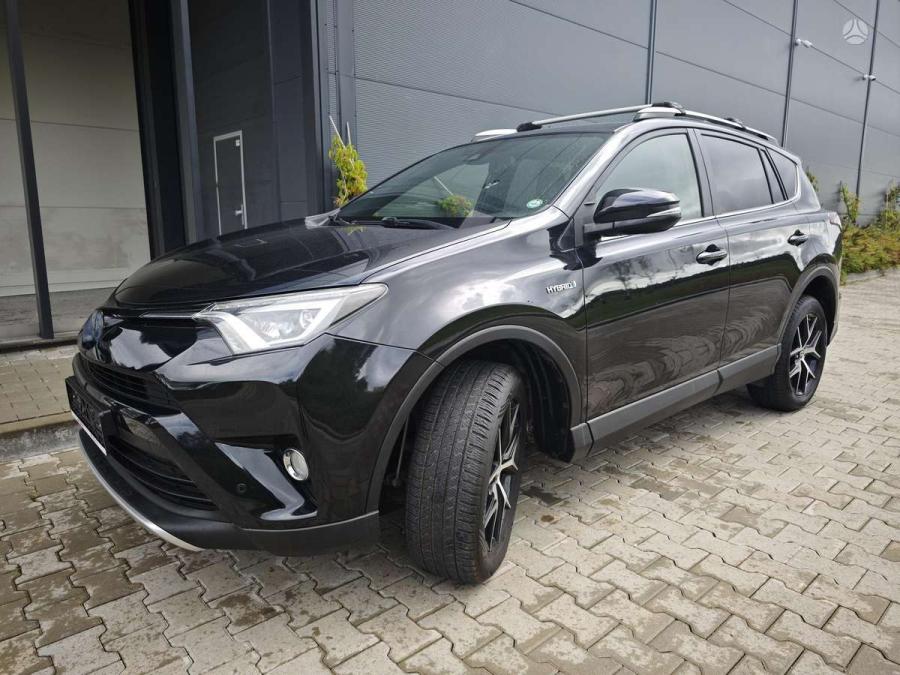 Melns Toyota RAV4 2016 Viļņa, ar dzinēja tilpumu 2.49 L un nobraukumu 187 tūkst. km par 16450 €, foto 5 vietnē AUTOMOTO.COM.LV
