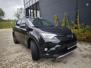 Melns Toyota RAV4 2016 Viļņa, ar dzinēja tilpumu 2.49 L un nobraukumu 187 tūkst. km par 16450 €, foto 9 vietnē AUTOMOTO.COM.LV