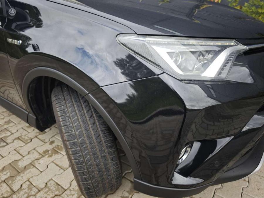 Melns Toyota RAV4 2016 Viļņa, ar dzinēja tilpumu 2.49 L un nobraukumu 187 tūkst. km par 16450 €, foto 10 vietnē AUTOMOTO.COM.LV