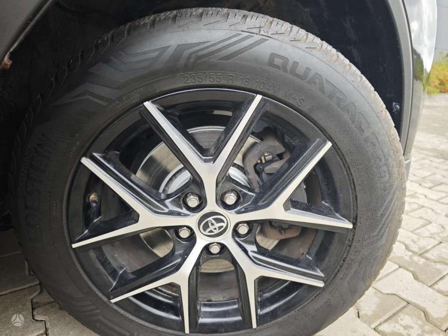 Melns Toyota RAV4 2016 Viļņa, ar dzinēja tilpumu 2.49 L un nobraukumu 187 tūkst. km par 16450 €, foto 28 vietnē AUTOMOTO.COM.LV