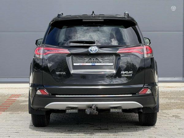 Melns Toyota RAV4 2016 Šauļi, ar dzinēja tilpumu 2.49 L un nobraukumu 126 tūkst. km par 17650 €, foto 6 vietnē AUTOMOTO.COM.LV