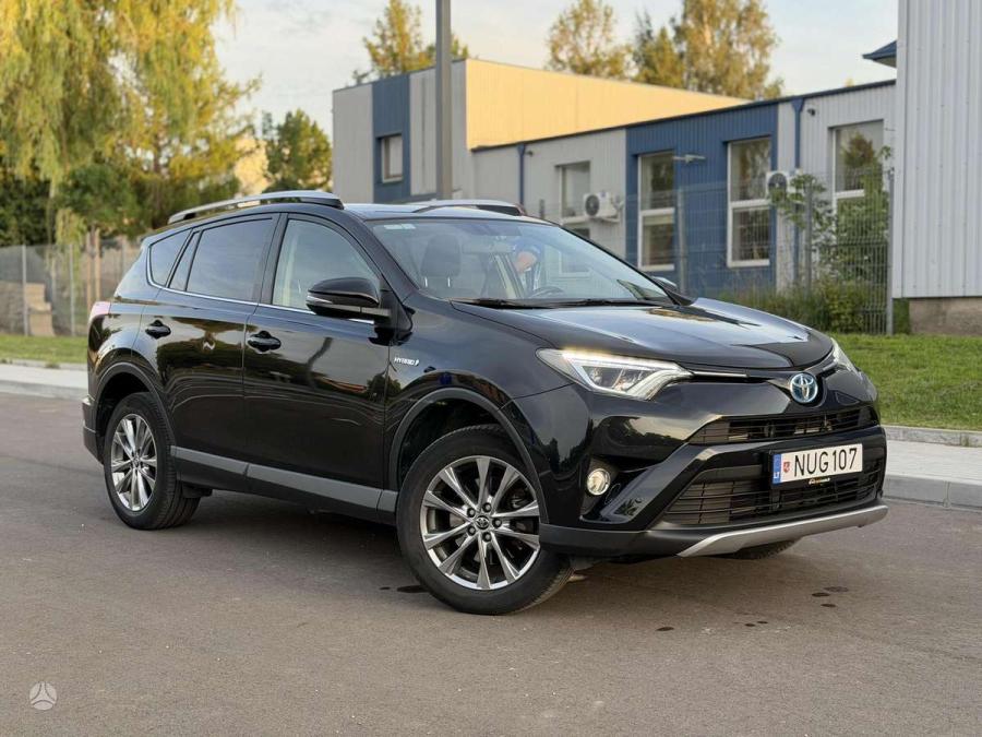 Melns Toyota RAV4 2016 Šauļi, ar dzinēja tilpumu 2.49 L un nobraukumu 310 tūkst. km par 14499 €, foto 1 vietnē AUTOMOTO.COM.LV