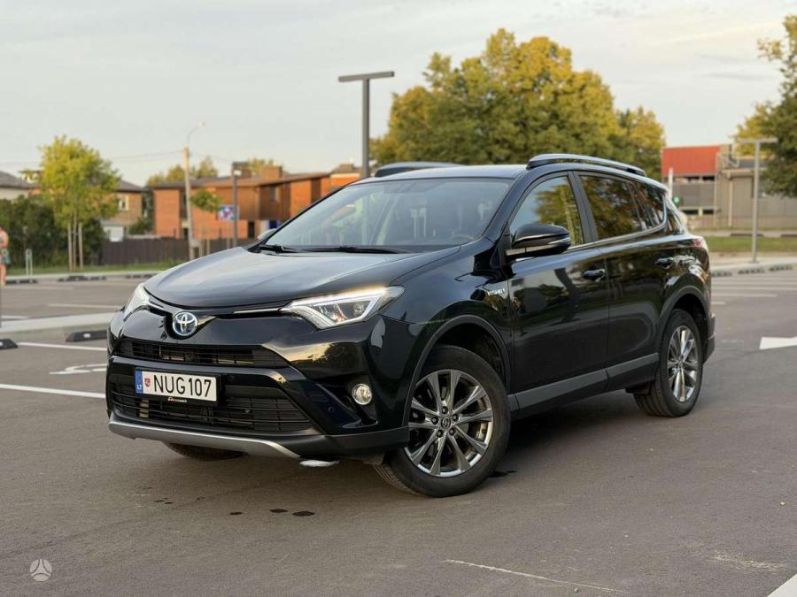 Melns Toyota RAV4 2016 Šauļi, ar dzinēja tilpumu 2.49 L un nobraukumu 310 tūkst. km par 14499 €, foto 5 vietnē AUTOMOTO.COM.LV