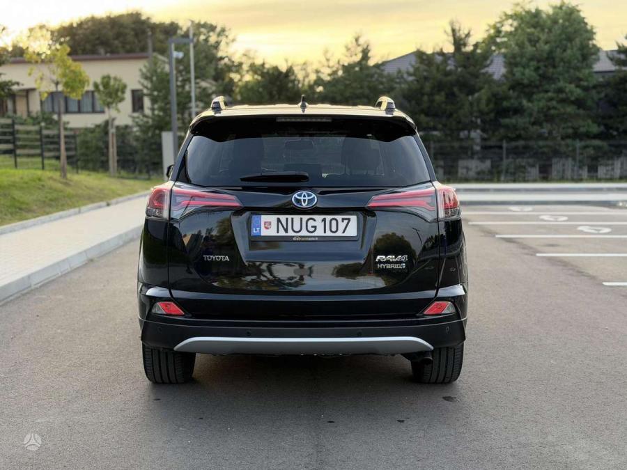 Melns Toyota RAV4 2016 Šauļi, ar dzinēja tilpumu 2.49 L un nobraukumu 310 tūkst. km par 14499 €, foto 12 vietnē AUTOMOTO.COM.LV