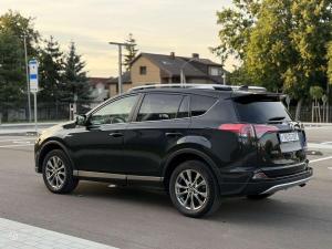 Melns Toyota RAV4 2016 Šauļi, ar dzinēja tilpumu 2.49 L un nobraukumu 310 tūkst. km par 14499 €, foto 13 vietnē AUTOMOTO.COM.LV