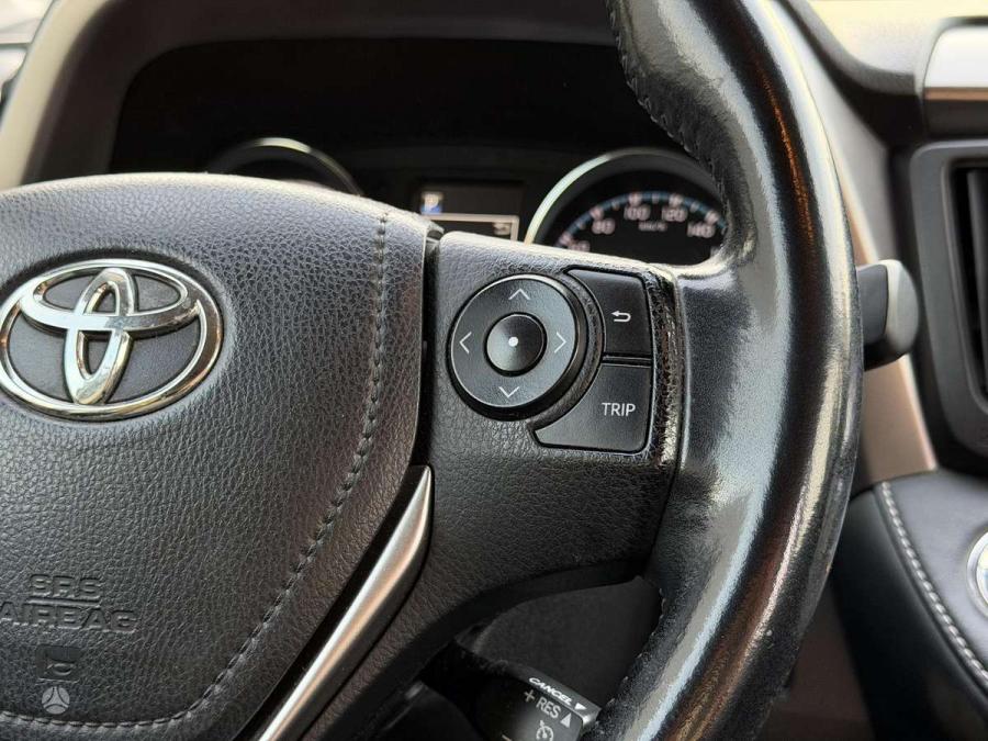 Melns Toyota RAV4 2016 Šauļi, ar dzinēja tilpumu 2.49 L un nobraukumu 310 tūkst. km par 14499 €, foto 16 vietnē AUTOMOTO.COM.LV