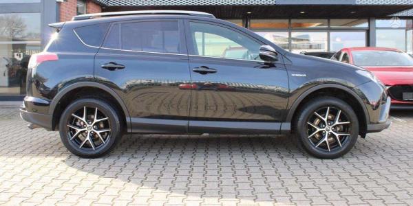Melns Toyota RAV4 2017 Viļņa, ar dzinēja tilpumu 2.50 L un nobraukumu 240 tūkst. km par 15900 €, foto 2 vietnē AUTOMOTO.COM.LV