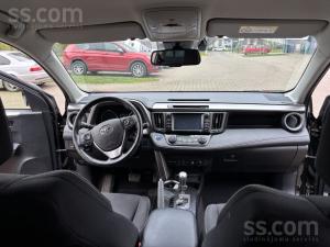 Melns Toyota RAV4 2017 Rīga, ar dzinēja tilpumu 2.50 L un nobraukumu 125 tūkst. km par 18190 €, foto 6 vietnē AUTOMOTO.COM.LV