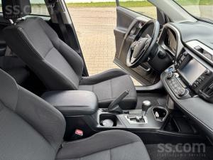 Melns Toyota RAV4 2017 Rīga, ar dzinēja tilpumu 2.50 L un nobraukumu 125 tūkst. km par 18190 €, foto 9 vietnē AUTOMOTO.COM.LV