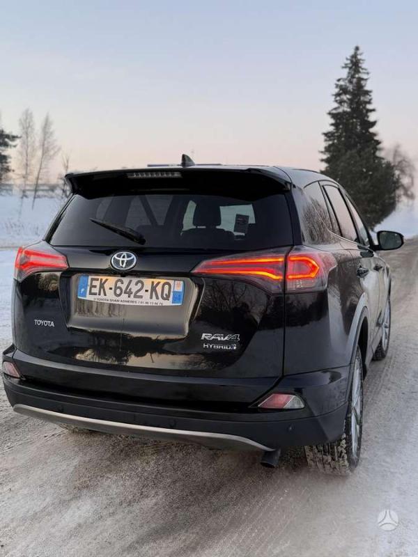 Melns Toyota RAV4 2017 Utena, ar dzinēja tilpumu 2.49 L un nobraukumu 192 tūkst. km par 18750 €, foto 1 vietnē AUTOMOTO.COM.LV