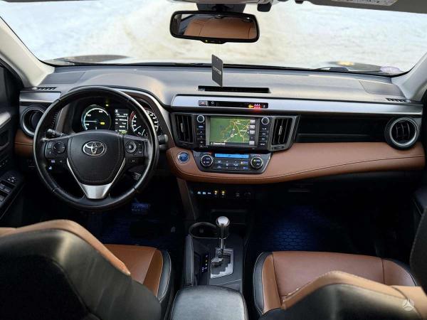 Melns Toyota RAV4 2017 Utena, ar dzinēja tilpumu 2.49 L un nobraukumu 192 tūkst. km par 18750 €, foto 4 vietnē AUTOMOTO.COM.LV