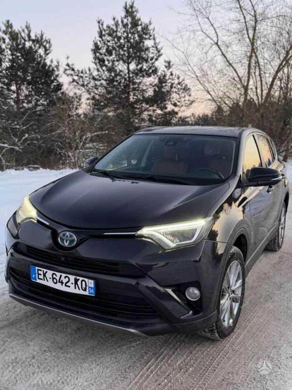 Melns Toyota RAV4 2017 Utena, ar dzinēja tilpumu 2.49 L un nobraukumu 192 tūkst. km par 18750 €, foto 7 vietnē AUTOMOTO.COM.LV