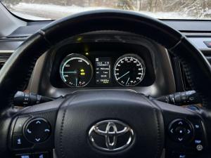 Black Toyota RAV4 2017 in Utena, with an engine capacity of 2.49 L and mileage of 192 thousand km for 18750 €, photo 34 on AUTOMOTO.COM.LV