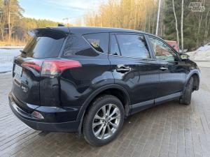 Melns Toyota RAV4 2017 Viļņa, ar dzinēja tilpumu 2.00 L un nobraukumu 100 tūkst. km par 14500 €, foto 10 vietnē AUTOMOTO.COM.LV
