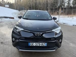 Melns Toyota RAV4 2017 Viļņa, ar dzinēja tilpumu 2.00 L un nobraukumu 100 tūkst. km par 14500 €, foto 13 vietnē AUTOMOTO.COM.LV