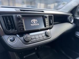Melns Toyota RAV4 2017 Viļņa, ar dzinēja tilpumu 2.00 L un nobraukumu 100 tūkst. km par 14500 €, foto 15 vietnē AUTOMOTO.COM.LV