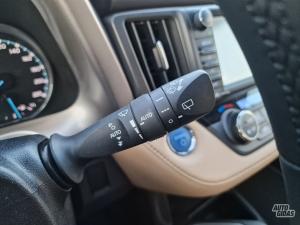 Black Toyota RAV4 2017 in Vilnius, with an engine capacity of 2.50 L and mileage of 214 thousand km for 17000 €, photo 21 on AUTOMOTO.COM.LV