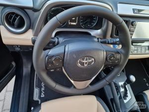 Black Toyota RAV4 2017 in Vilnius, with an engine capacity of 2.50 L and mileage of 214 thousand km for 17000 €, photo 23 on AUTOMOTO.COM.LV