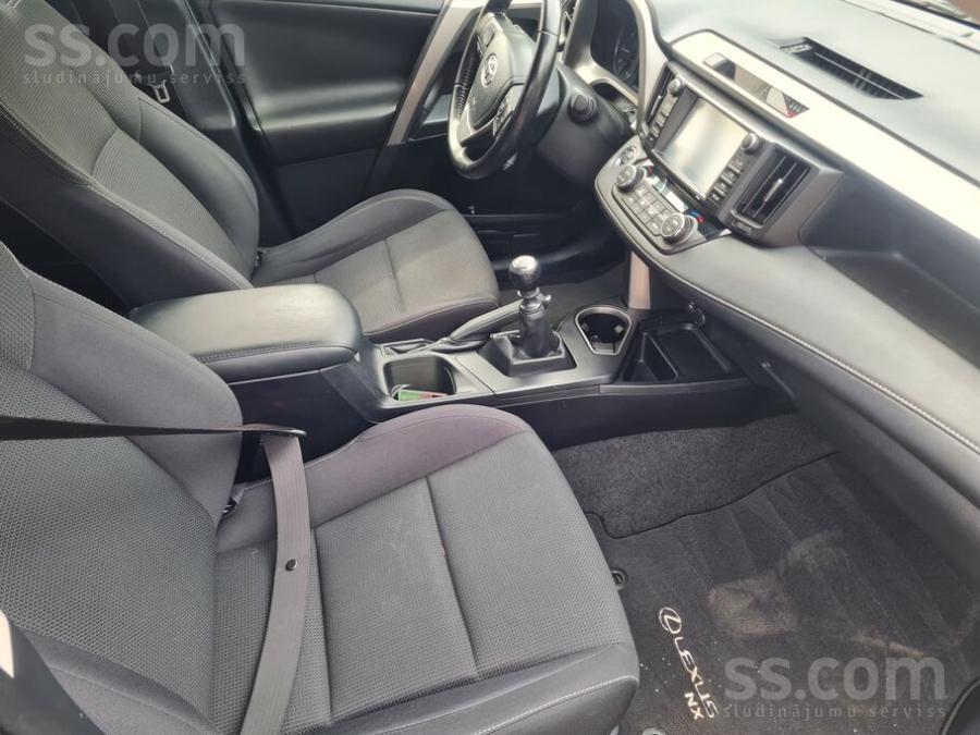 Melns Toyota RAV4 2017 Jelgava, ar dzinēja tilpumu 2.00 L un nobraukumu 0 tūkst. km par 14490 €, foto 14 vietnē AUTOMOTO.COM.LV