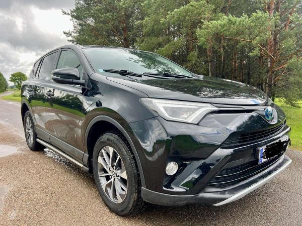 Melns Toyota RAV4 2017 Kauņa, ar dzinēja tilpumu 2.49 L un nobraukumu 250 tūkst. km par 14500 €, foto 3 vietnē AUTOMOTO.COM.LV