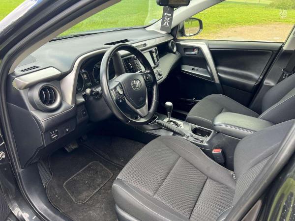 Melns Toyota RAV4 2017 Kauņa, ar dzinēja tilpumu 2.49 L un nobraukumu 250 tūkst. km par 14500 €, foto 9 vietnē AUTOMOTO.COM.LV