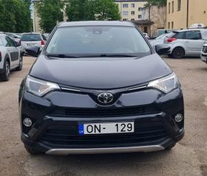 Black Toyota RAV4 2017 in Jelgava, with an engine capacity of 2.00 L and mileage of 132 thousand km for 14490 €, photo  on AUTOMOTO.COM.LV