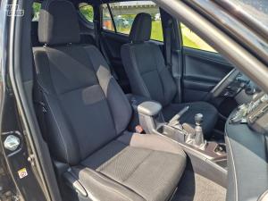 Black Toyota RAV4 2017 in Kaunas, with an engine capacity of 2.00 L and mileage of 228 thousand km for 12490 €, photo 21 on AUTOMOTO.COM.LV