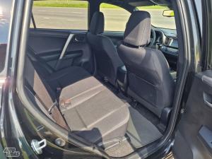 Black Toyota RAV4 2017 in Kaunas, with an engine capacity of 2.00 L and mileage of 228 thousand km for 12490 €, photo 24 on AUTOMOTO.COM.LV