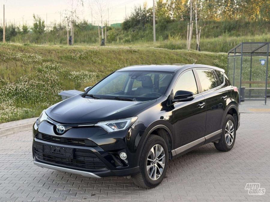 Melns Toyota RAV4 2017 Viļņa, ar dzinēja tilpumu 2.50 L un nobraukumu 182 tūkst. km par 16960 €, foto 1 vietnē AUTOMOTO.COM.LV