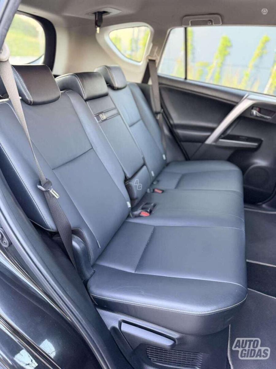 Melns Toyota RAV4 2017 Viļņa, ar dzinēja tilpumu 2.50 L un nobraukumu 182 tūkst. km par 16960 €, foto 16 vietnē AUTOMOTO.COM.LV
