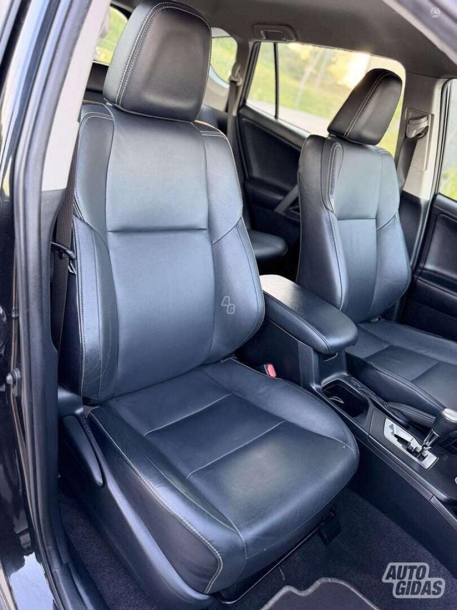 Melns Toyota RAV4 2017 Viļņa, ar dzinēja tilpumu 2.50 L un nobraukumu 182 tūkst. km par 16960 €, foto 17 vietnē AUTOMOTO.COM.LV