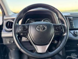 Melns Toyota RAV4 2017 Viļņa, ar dzinēja tilpumu 2.50 L un nobraukumu 182 tūkst. km par 16960 €, foto 20 vietnē AUTOMOTO.COM.LV