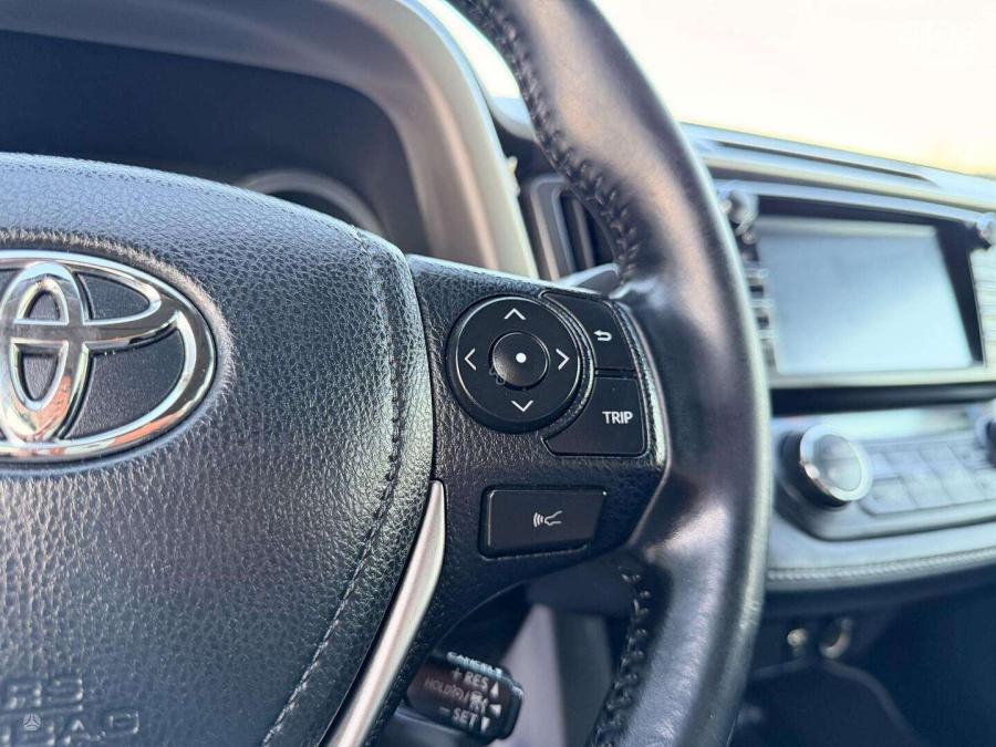 Melns Toyota RAV4 2017 Viļņa, ar dzinēja tilpumu 2.50 L un nobraukumu 182 tūkst. km par 16960 €, foto 22 vietnē AUTOMOTO.COM.LV