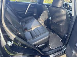 Black Toyota RAV4 2017 in Vilnius, with an engine capacity of 2.49 L and mileage of 219 thousand km for 17700 €, photo 11 on AUTOMOTO.COM.LV