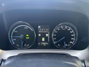 Black Toyota RAV4 2017 in Vilnius, with an engine capacity of 2.49 L and mileage of 219 thousand km for 17700 €, photo 15 on AUTOMOTO.COM.LV