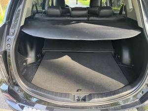 Black Toyota RAV4 2017 in Vilnius, with an engine capacity of 2.49 L and mileage of 219 thousand km for 17700 €, photo 22 on AUTOMOTO.COM.LV