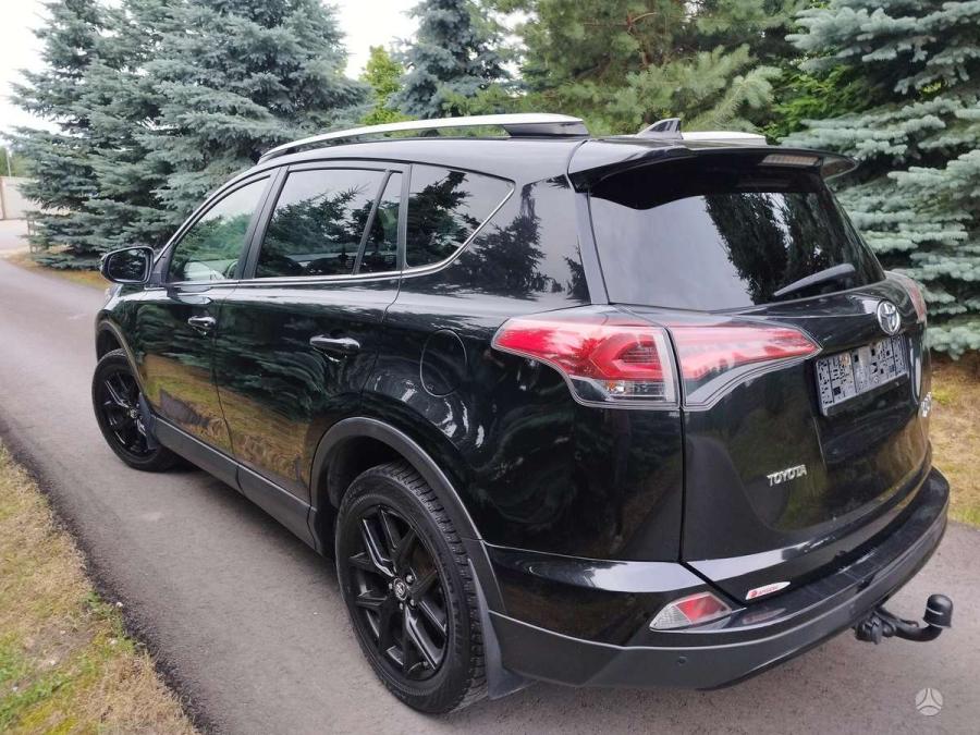 Melns Toyota RAV4 2017 Utena, ar dzinēja tilpumu 1.99 L un nobraukumu 205 tūkst. km par 14700 €, foto 4 vietnē AUTOMOTO.COM.LV