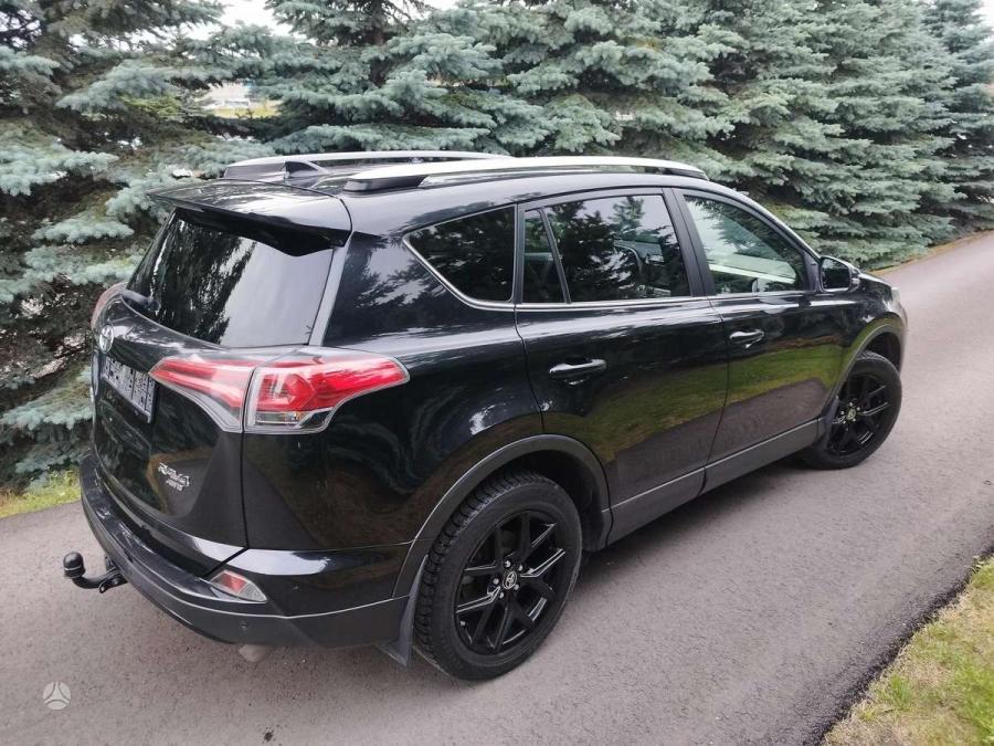 Melns Toyota RAV4 2017 Utena, ar dzinēja tilpumu 1.99 L un nobraukumu 205 tūkst. km par 14700 €, foto 5 vietnē AUTOMOTO.COM.LV