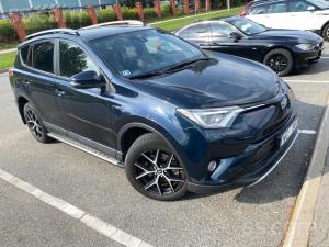 Black Toyota RAV4 2017 in Riga, with an engine capacity of 2.50 L and mileage of 108 thousand km for 18500 €, photo  on AUTOMOTO.COM.LV