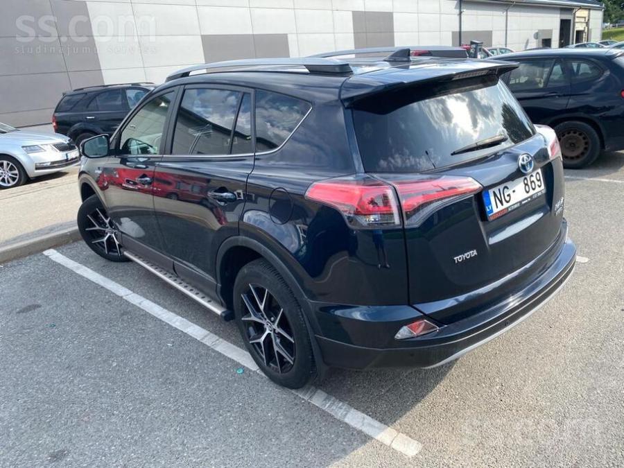Melns Toyota RAV4 2017 Rīga, ar dzinēja tilpumu 2.50 L un nobraukumu 108 tūkst. km par 18500 €, foto 4 vietnē AUTOMOTO.COM.LV